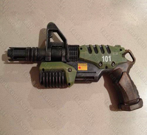 Fallout vault 101 blaster pistol Nerf Super Soaker mod – Board Game ...